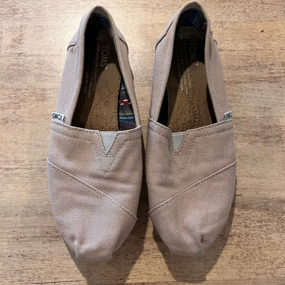 Toms | Shoes | Womens Toms Canvas Shoe | Poshmark